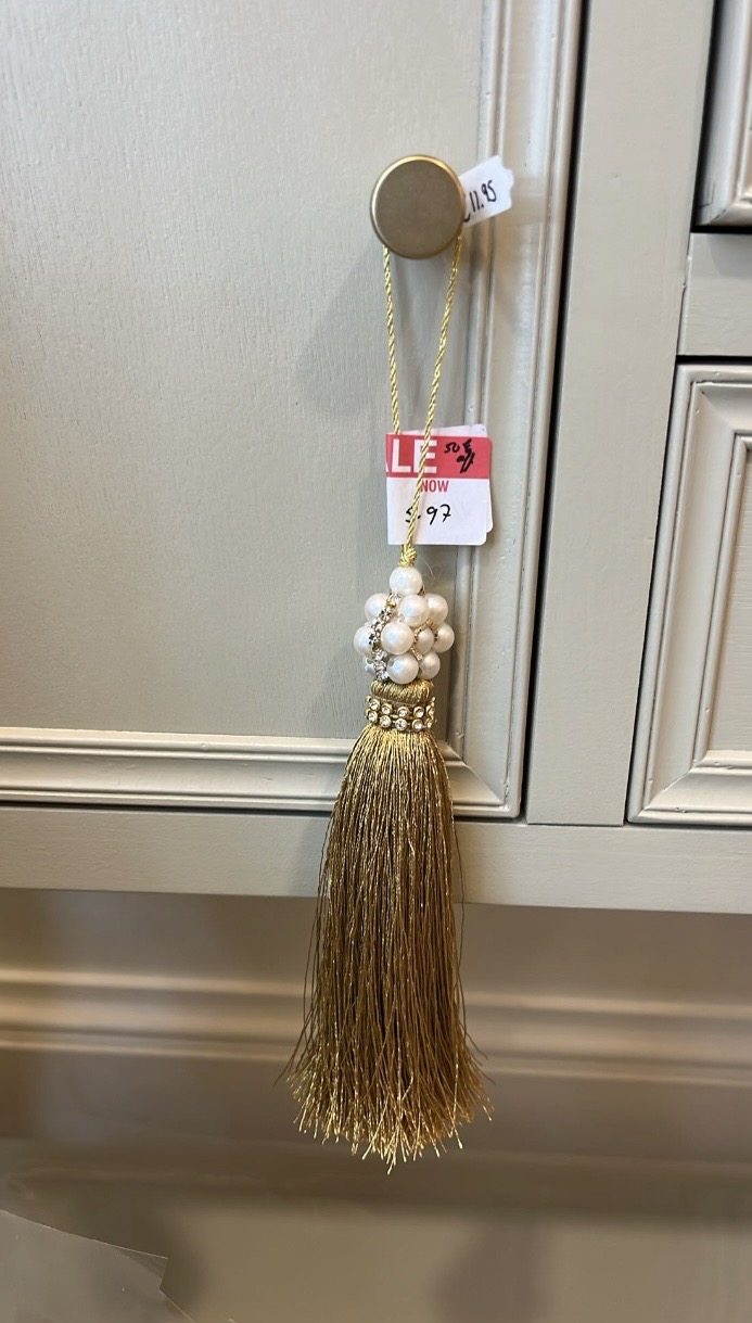 Pearl Detailed Top Tassel 16cm Gold - Allure Online Shop